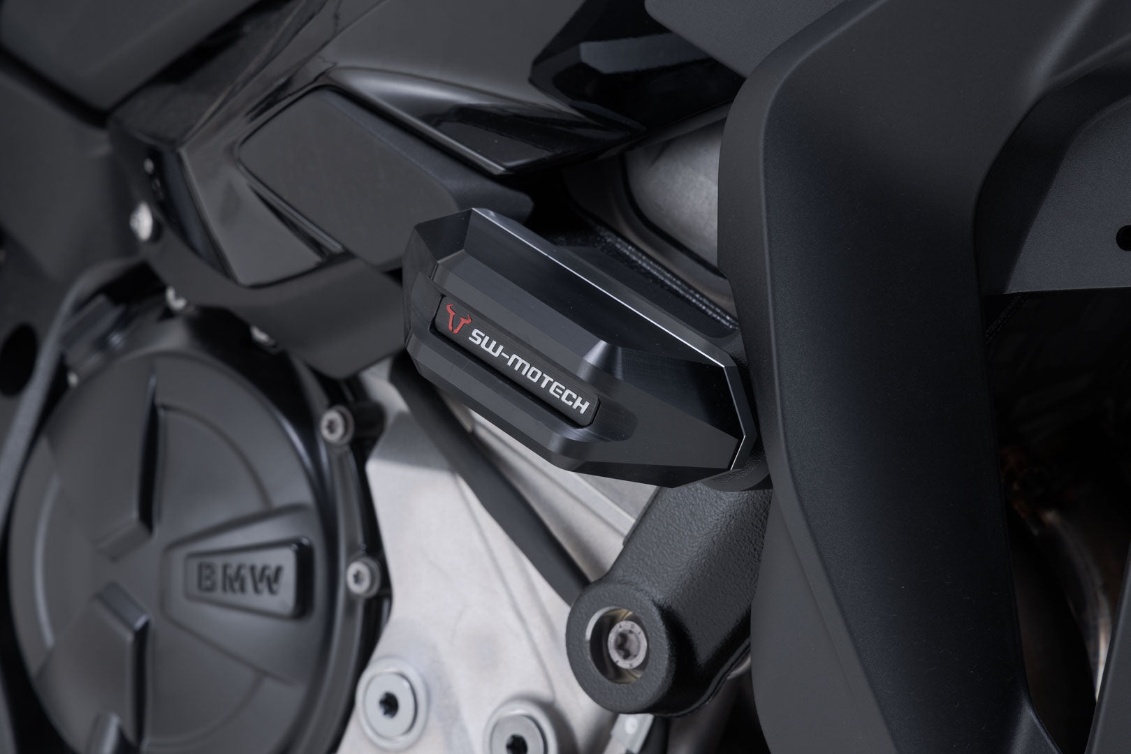SW-Motech Frame slider kit Black. BMW S 1000 XR (19-).